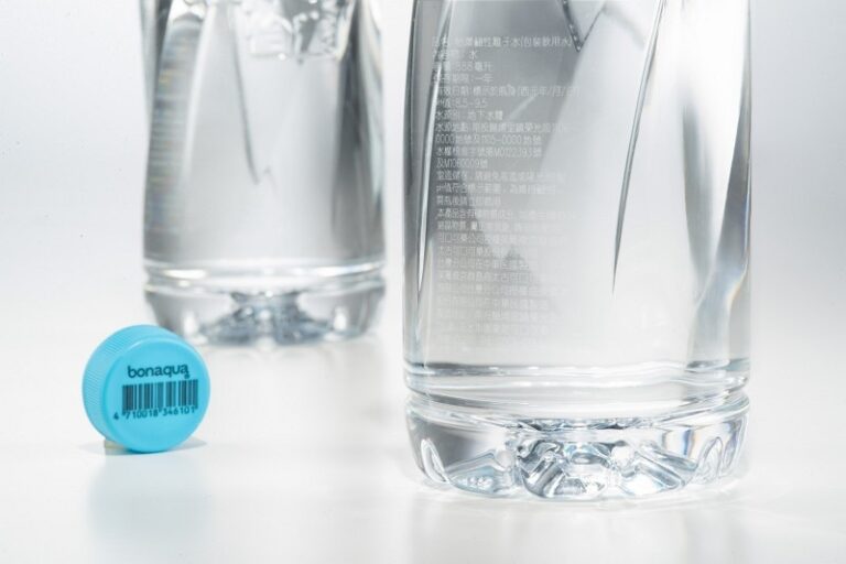 Coca-Cola's Bonaqua launches first 'label-less' bottles - Viable Earth